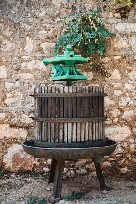 Stari Grad: Private Tuk-Tuk tour with Wine tasting - Who Will Love This Tour?
