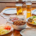 Stockholm: All-You-Can-Eat Shrimp/Tacos Cruise & Cover band - Who Will Love This Experience?