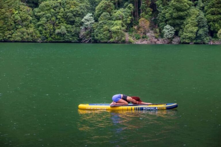 SUP Yoga in the Lagoa das Sete Cidades