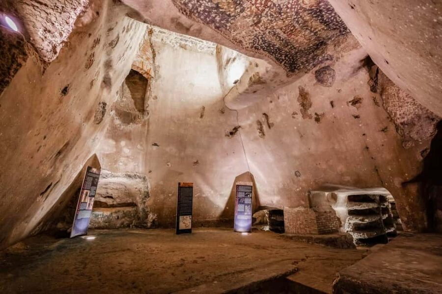 Syracuse: Entry ticket and guided tour of the Catacombs of Saint Lucia - The Guided Tour Experience