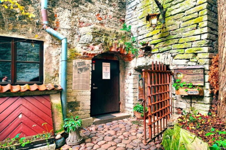 Tallinn Old Town: Stories and Views 2Hour Walking Tour - A Step-by-Step Breakdown of the Tour