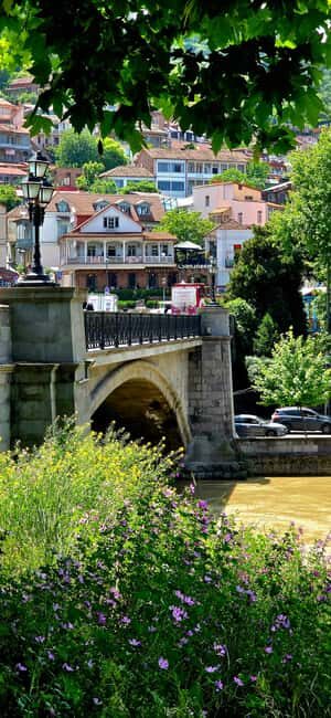 Tbilisi: Private Old Town & Sololaki Walking Tour with Lunch - Is this Tour Worth the Price?