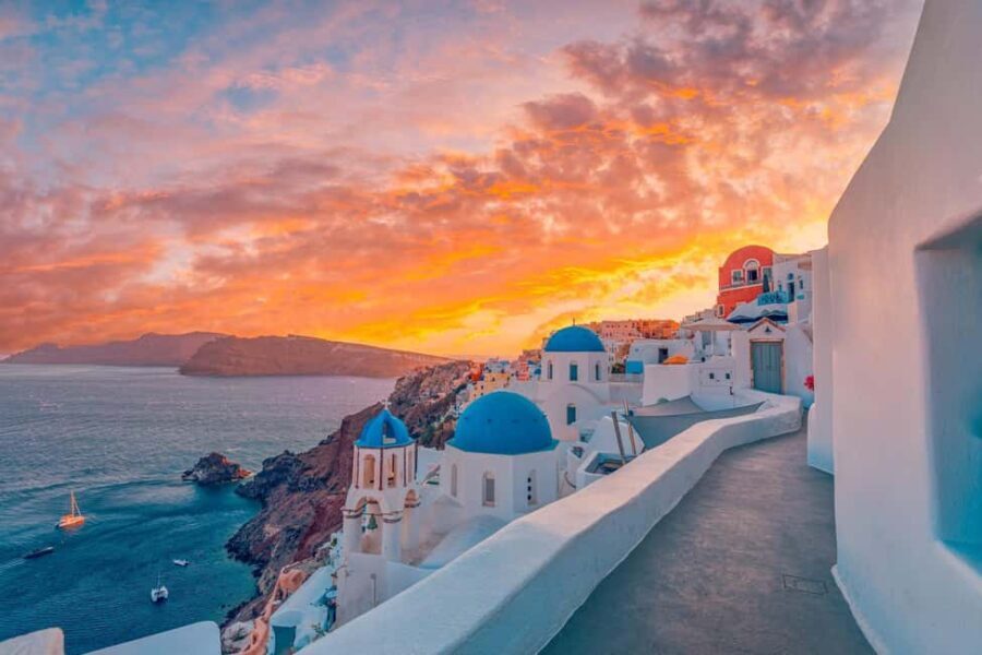 The Best of Santorini in 2 Hours - Scenery and Villages: The Heart of the Tour