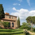 The Memories of the Count - AGED AND SUPERTUSCAN WINE TASTING - Entering the Historic Cellar