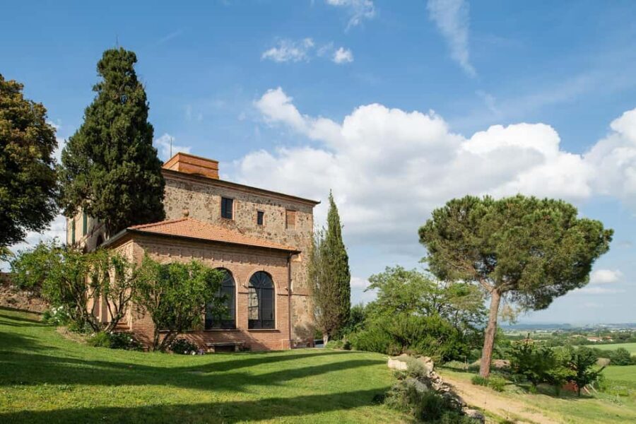 The Memories of the Count - AGED AND SUPERTUSCAN WINE TASTING - Entering the Historic Cellar
