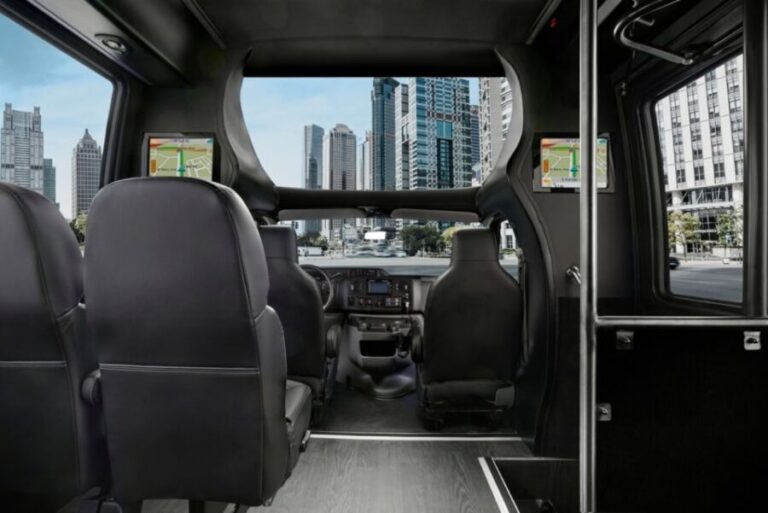 Toronto: Shuttle Transfer Between Downtown and Niagara Falls - Breakdown of the Experience