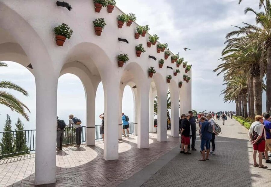 Torremolinos: Nerja and Caves Day Trip with VR Experience - What to Expect: A Well-Balanced Mix