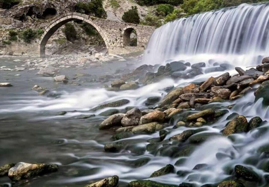 Tour and Guide Përmet Bënjë - The Scenic Stop at Gryka e Këlcyrës