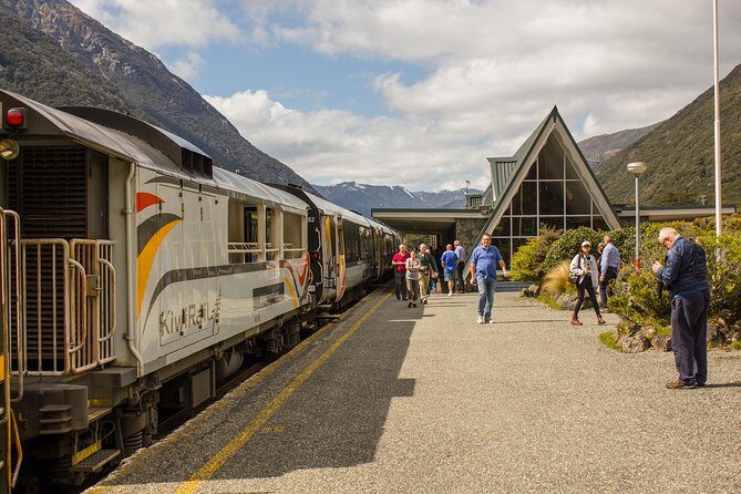 TranzAlpine Train Journey: Christchurch to Greymouth - Onboard Experience: Comfort, Commentary, and Refreshments