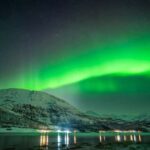 Tromsø: Northern lights in a minibus, including photos and a warm meal! - What Makes This Tour Stand Out?