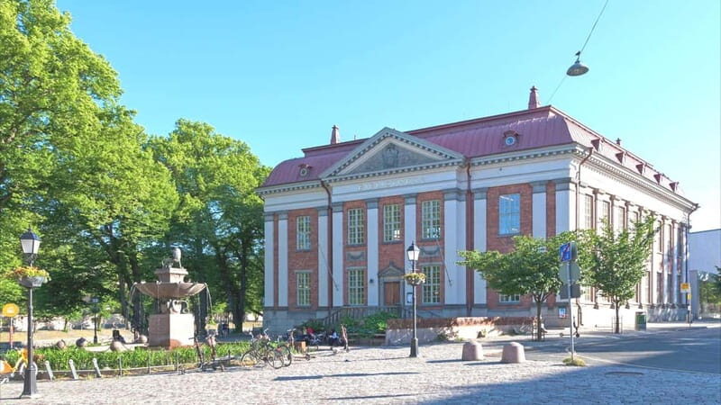 Turku: Express Walk with a Local in 60 minutes - Deep Dive into the Highlights