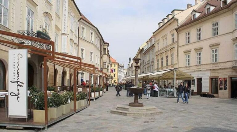 Two Capitals in One Day: Bratislava & Budapest from Vienna - Exploring Bratislava in One Guided Walk