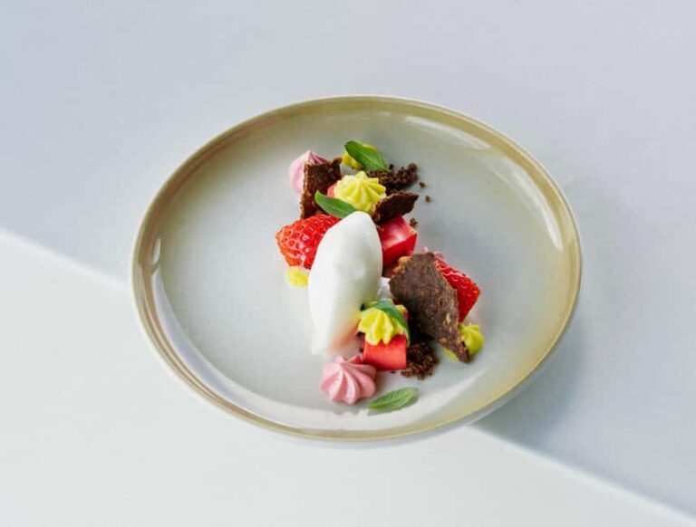 Ulriken, Bergen: Enjoy a 3-course lunch with panoramic views - A detailed look at the experience