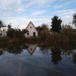 Valencia: Guided Lake Albufera Boat Ride and Barraca Tour - Authenticity and Practical Tips