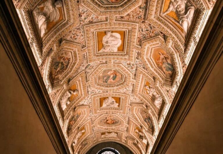 Venice: Doge's Palace, Bridge of Sighs, Prisons, Correr & Audio Guides - The Guided Experience: Knowledgeable Guides Make a Difference