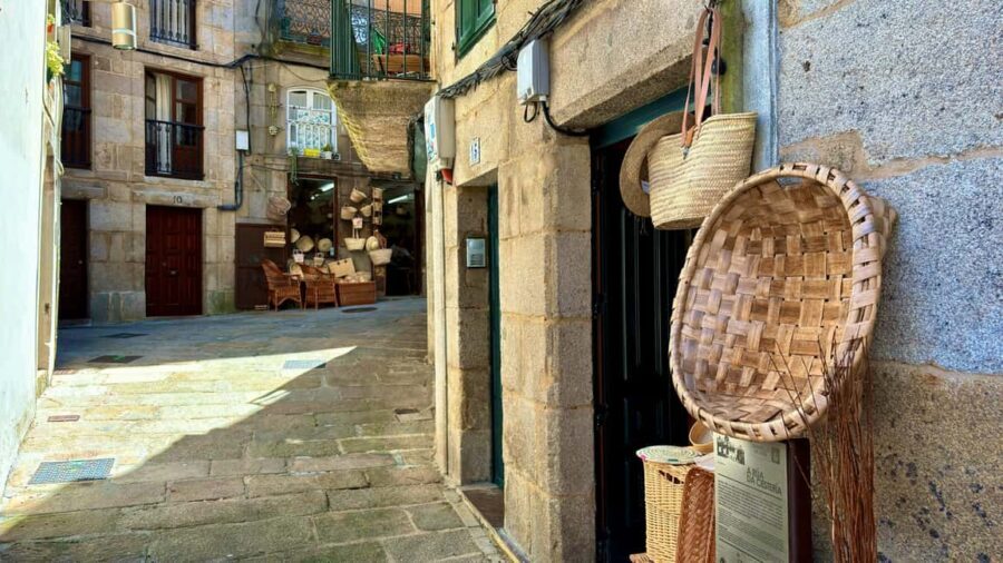 Vigo: Historic Walking Tour and Highlights - Exploring Vigo’s Old Town and Fishing District