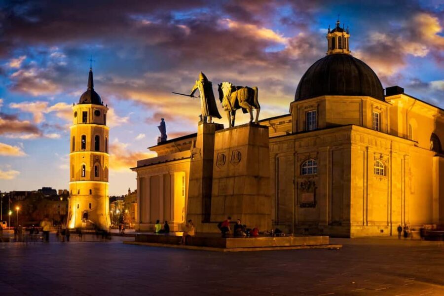 Vilnius: Private Ghostly Tales Walking Tour - What to Expect at Each Stop