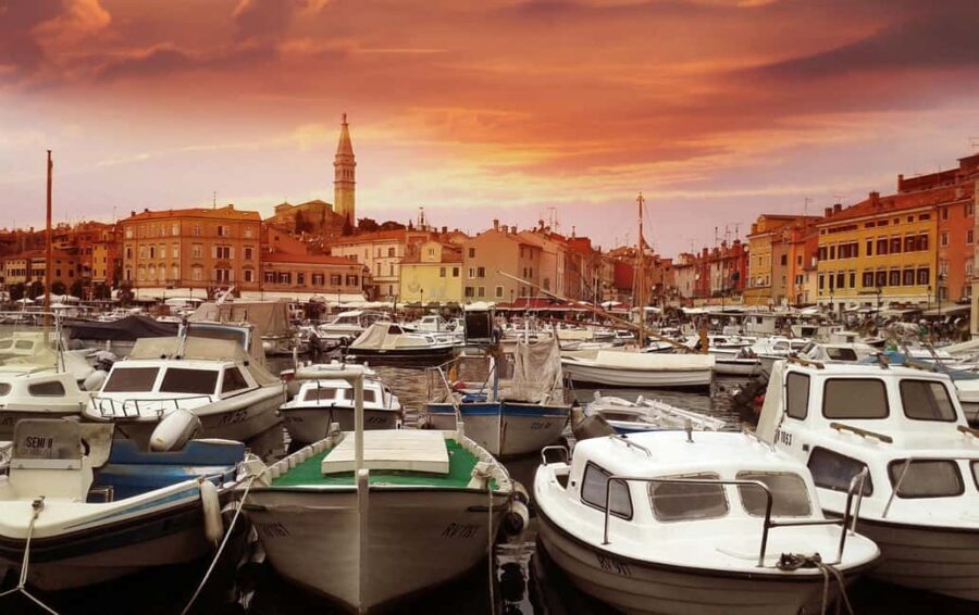 VRSAR: Private Night Boat Tour to Rovinj from Vrsar - FAQ