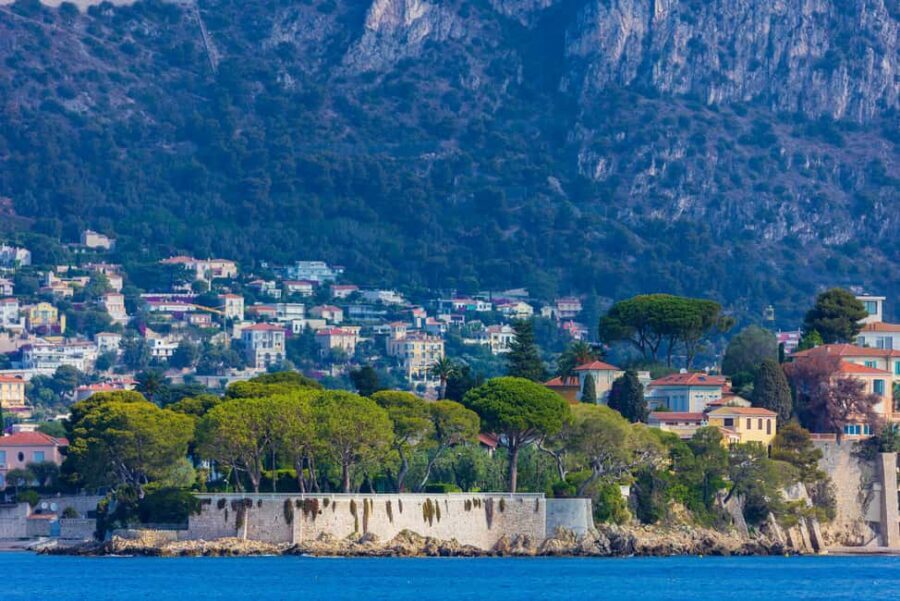 Walk to Monaco (2 hours) - The Experience: Combining Beauty, Relaxation, and Knowledge