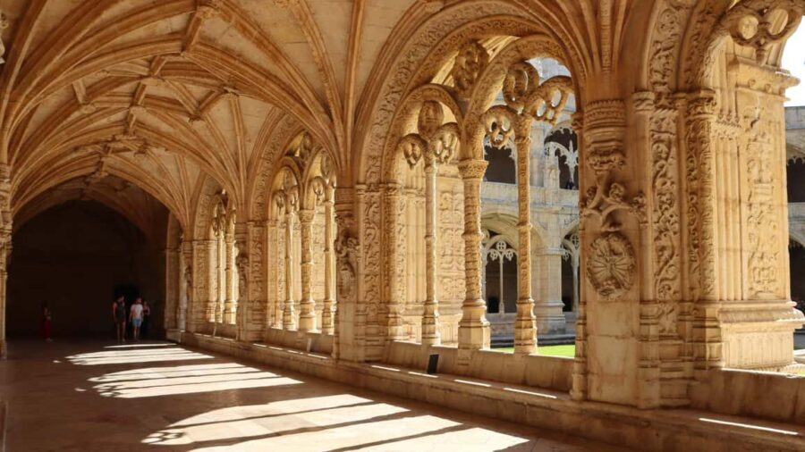 Small group walking tour of Belem and Jeronimos Monastery