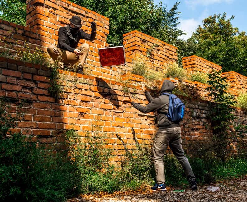Warsaw Old Town: Spy-Themed Walk & Game with Host - The Value of the Experience