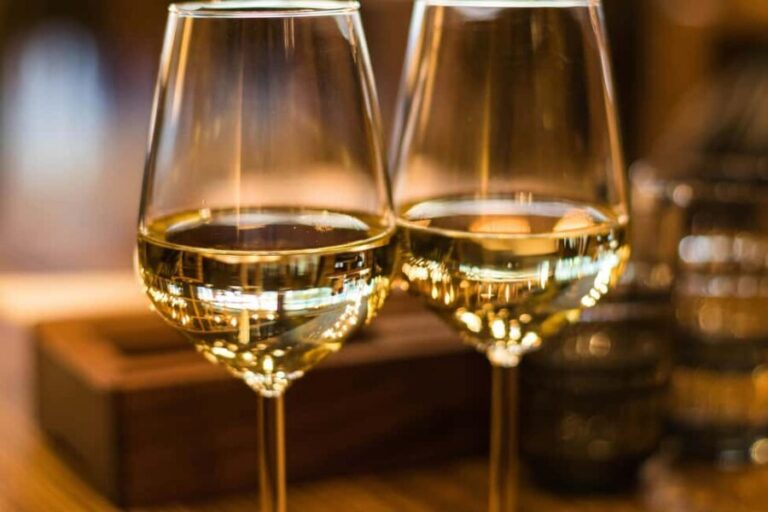Wine Tasting and Dinner, including Sommelier - The Curated Setting