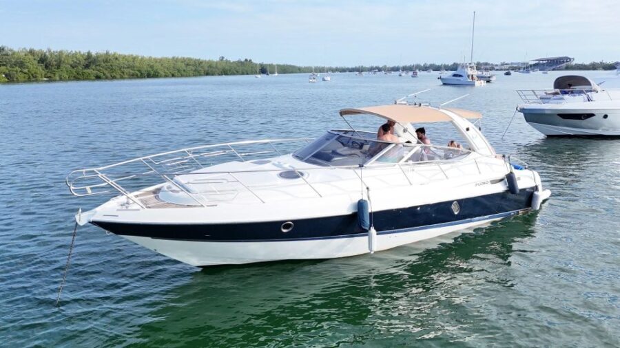 Yacht in Miami for Up to 12 People - What to Expect on the Water