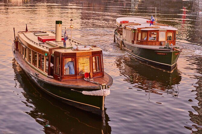 1 Hour Sight seeing Melbourne River Cruise on historic vessel - The Experience in Practice