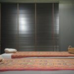 1 Hour Upper Relaxing with Balm or Oil - Free Transportation - The Value of the Experience