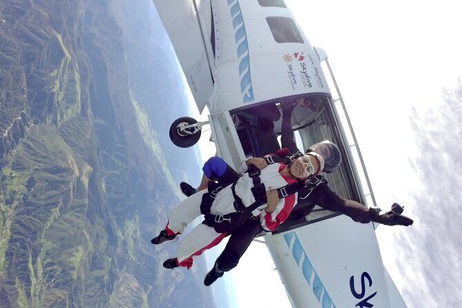 18,000ft Tandem Skydive over Abel Tasman - The Scenic Bonus: Views Make All the Difference