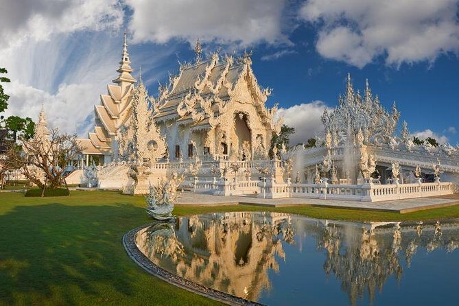 2-Day Best of Chiang Rai from Chiang Mai Private Package - The Transportation & Group Dynamics
