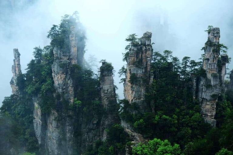 2-Day Private Zhangjiajie Tour to AVATAR & Tianmen Mountain - Day 2: Tianmen Mountain and Its Dramatic Peaks