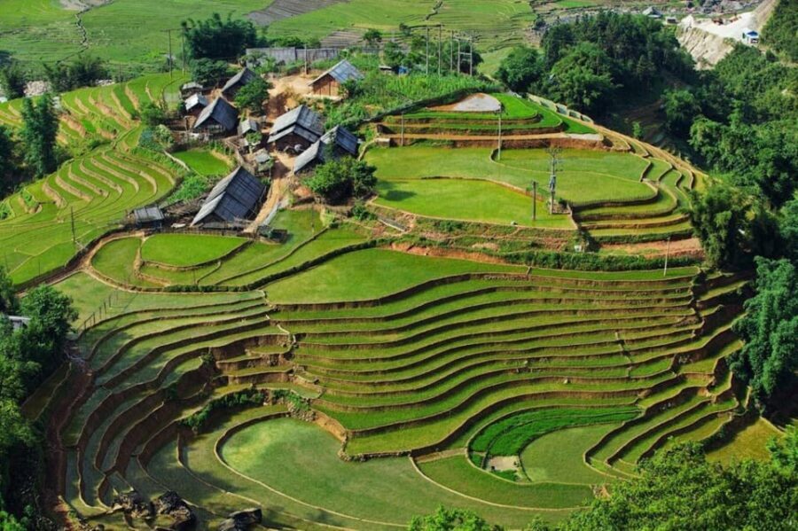 2-Day Sapa Tour - Overnight in Ta Van Village (All in One) - Day 1: Trekking Through Rice Terraces and Small Villages