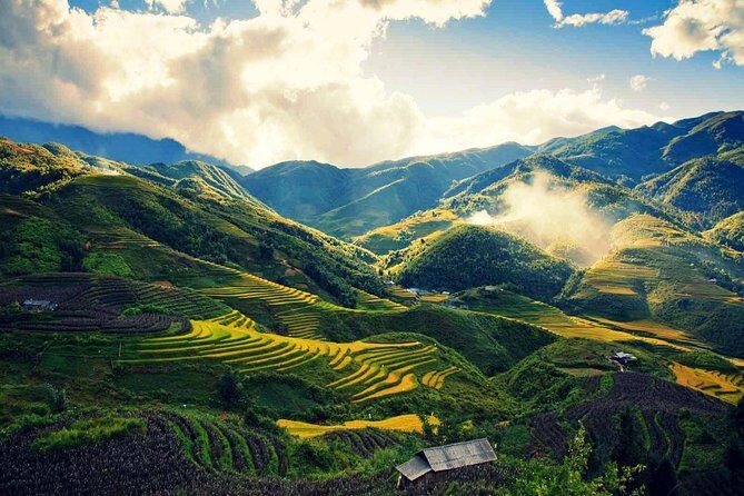 2-Day Spectacular Sapa Trekking and Bus Tour (overnight at 4 star hotel) - The Balance of Scenic Beauty and Cultural Depth