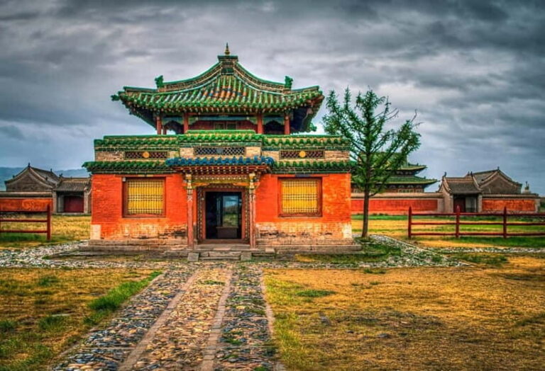 2 Day / Visit Khar kharom and Elsen tasarkhai sand dune - Who This Tour Is Best For