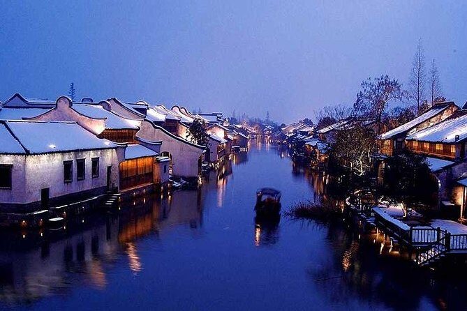2 Days 1 Night Classic Tour to Wuzhen Ancient Water Town in Hangzhou - Authentic Food and Local Flavors