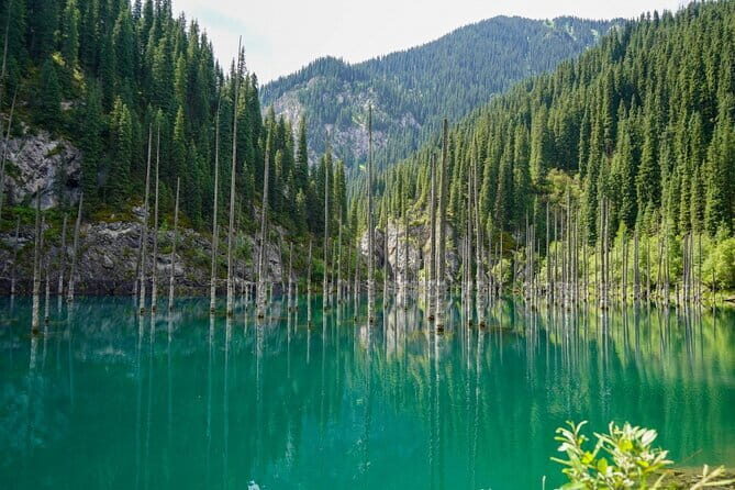 2 Days Kolsai and Kaindy Lakes Tour via Charyn Canyon - Transportation and Group Size