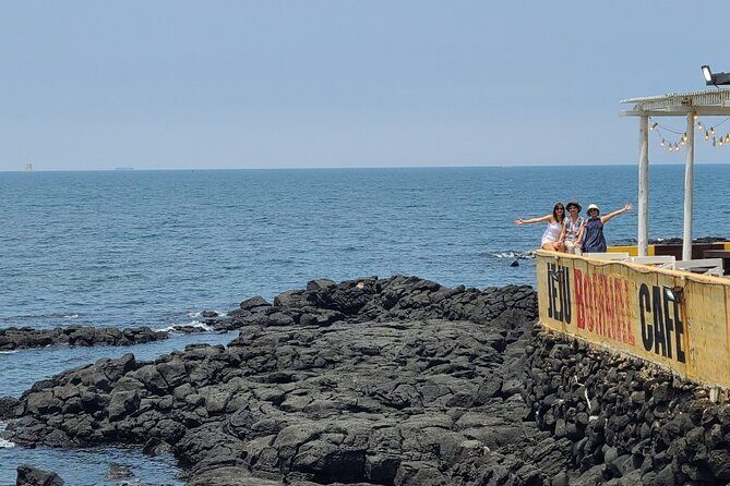 2-days Private Taxi Tour in Jeju Island - Day 1: A Journey Through Natural Beauty and Cultural Heritage