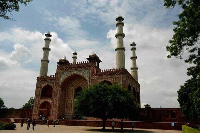 3-day Taj Mahal along Khajuraho Heritage And Temple Tour - Final Day: A Return to Delhi