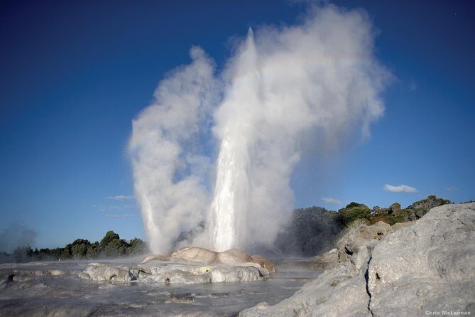 3 Day Waitomo Caves, Hobbiton Movie Set and Rotorua Tour from Auckland - Who Will Love This Tour?