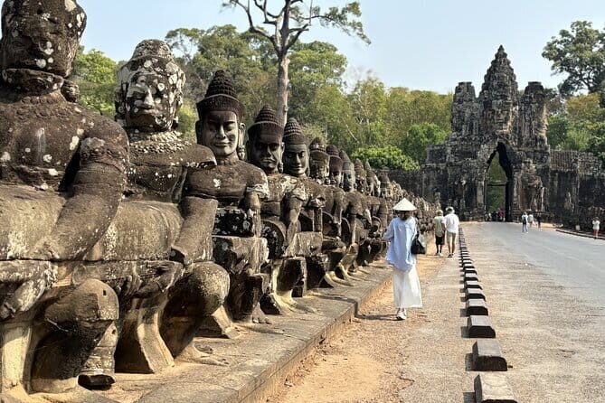 3-days Group Tour of Tonle Sap Lake and Angkor Wat in Siem Reap - Exploring Tonle Sap Lake and Its Floating Villages