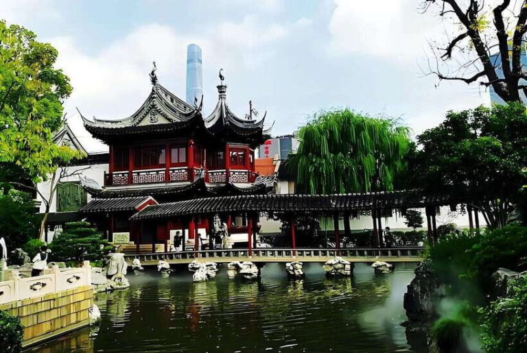3-Hour Private Tour of Yu Garden & Old Town with Tea Tasting - Is It Worth It?