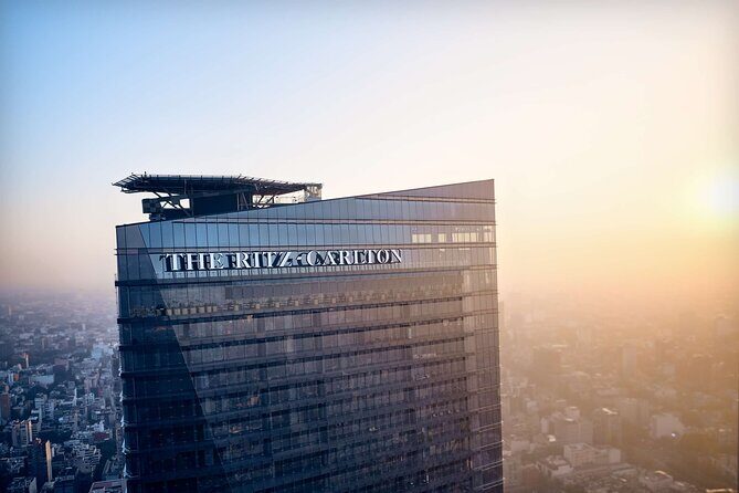 30' Mexico City Helicopter Tour - Landing at Ritz Carlton Reforma - The Landing at the Ritz-Carlton