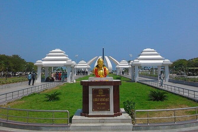 4 Days South India Tour - Transportation and Accommodation
