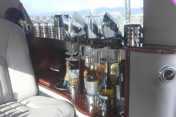 4-Hour private limo Tour of Los Angeles by a TV personality with Free Drinks - The Experience: Comfort, Stories, and Drinks