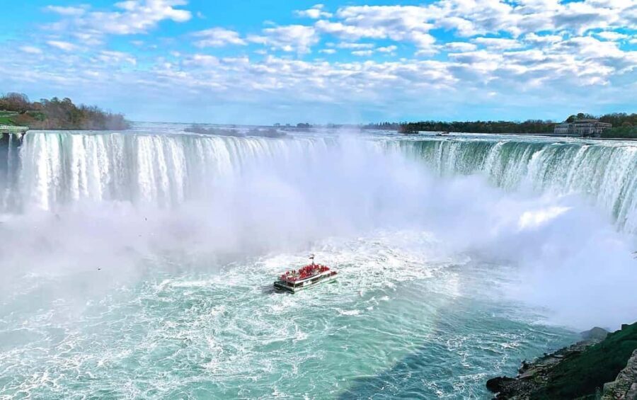4 hr Summer Fun Tour - Niagara Falls Canada - The Voyage to the Falls Boat Tour