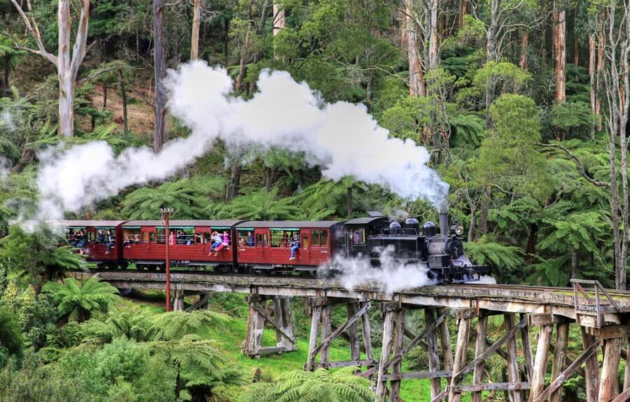 4D3N Best Bits Victoria Sightseeing Tour - Day 1: The Coastal Marvels of the Great Ocean Road