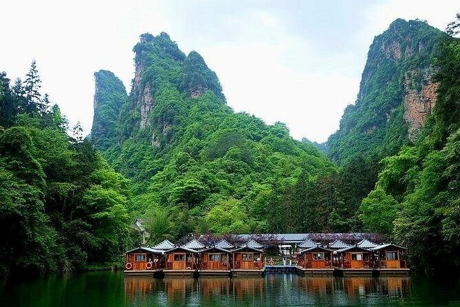 5 Days Zhangjiajie Forest Park & Eagle Nest Village Hiking Tour(5-star Hotel) - Who Should Consider This Tour?