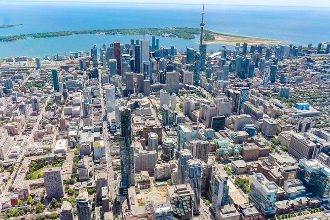 7-Minute Helicopter Tour over Toronto - Who Will Love This Experience?