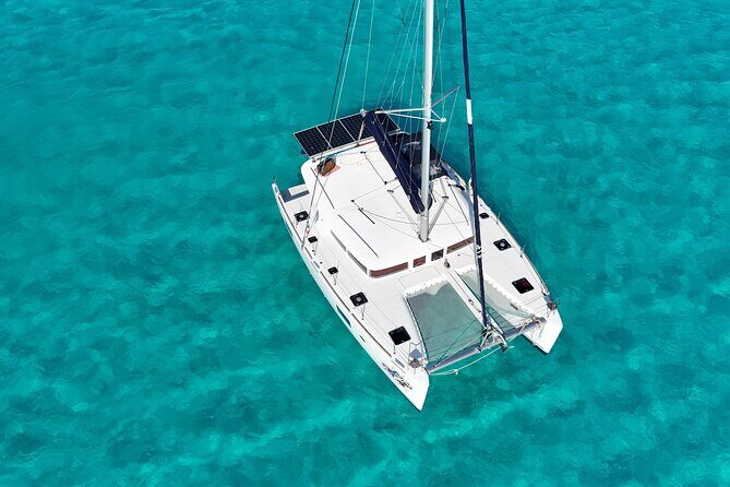 7hrs 42ft Luxury Catamaran Private Charter Cancun to Isla Mujeres - Setting Sail in Style: An Overview